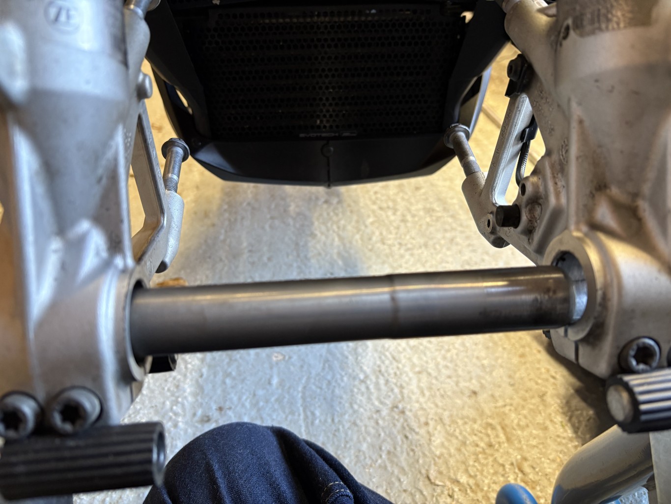 Front wheel axel issues - Maintenance, Servicing, and Mechanical - BMW ...
